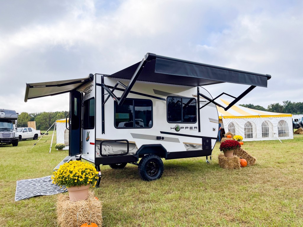 Hopper 1 - Modern Buggy RV